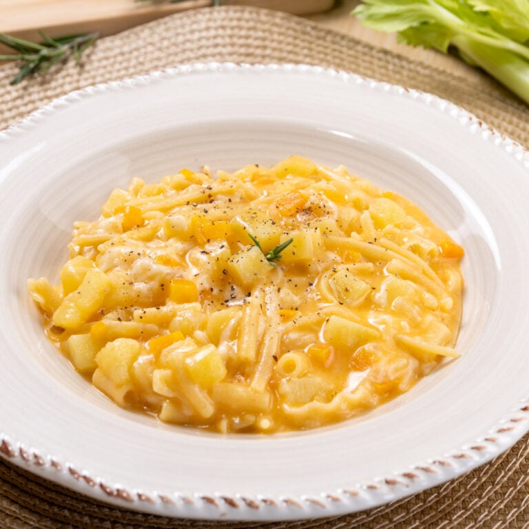 Pasta patate e provola - Ricetta Fatto in casa da Benedetta