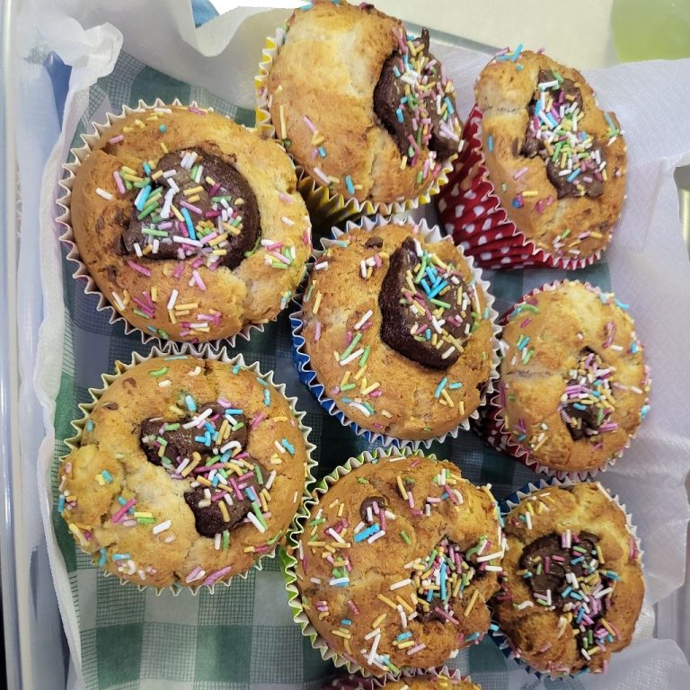Muffin con gocce di cioccolato in friggitrice ad aria - Ricetta Fatto ...