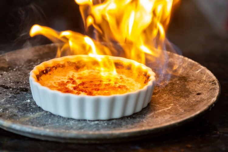 Flambé: quando la fiamma diventa il tocco speciale - Fatto in casa da ...