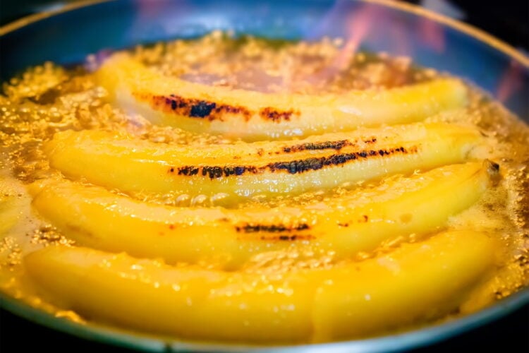Flambé: quando la fiamma diventa il tocco speciale - Fatto in casa da ...